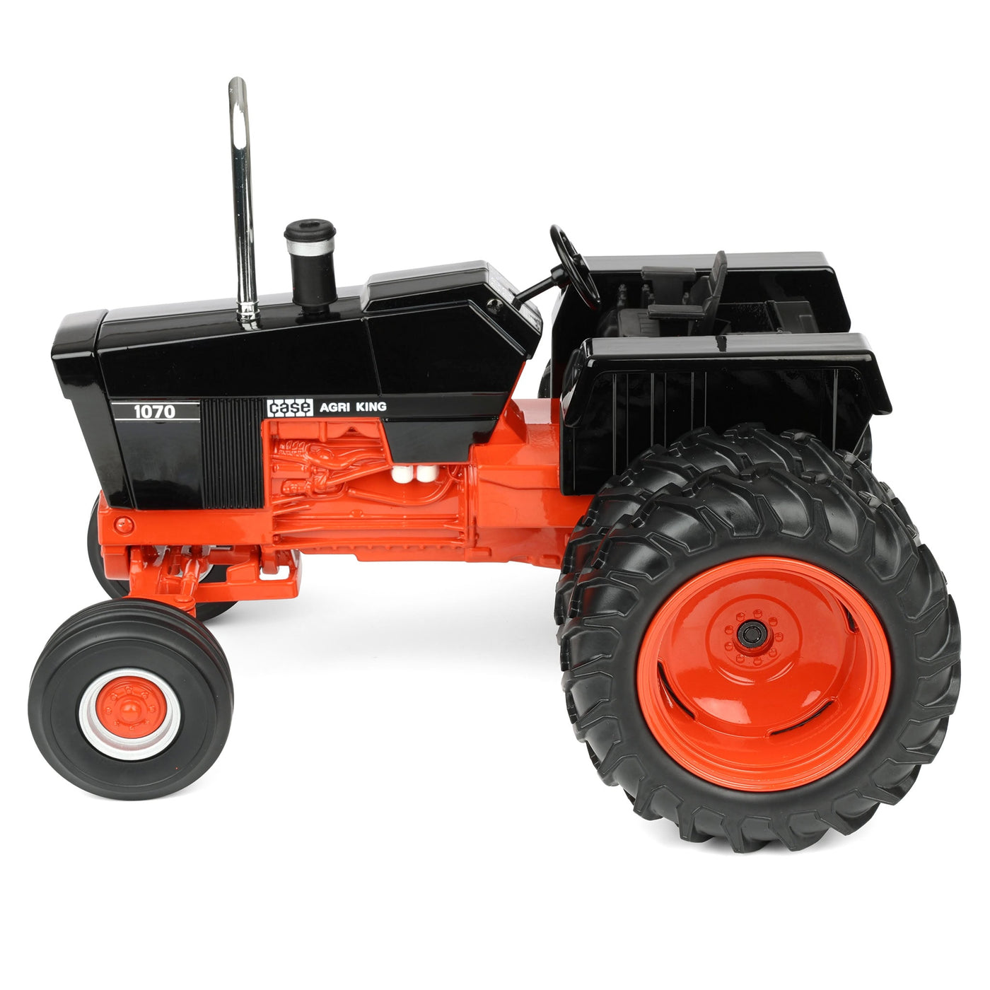 Sealed Case of 4 ~ 1/16 Case 1070 Agri King Tractors by ERTL, 5th in O ...