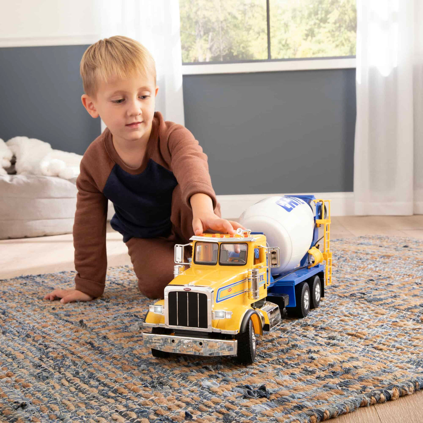 1/16 Big Farm Peterbilt Model 367 Cement Mixer Truck, ERTL Yellow & Bl ...