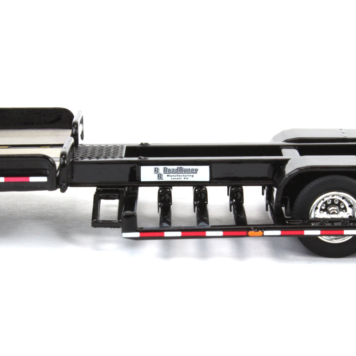 1/64 RoadRuner Manufacturing Model 4000 Sprayer Trailer — Outback Toys